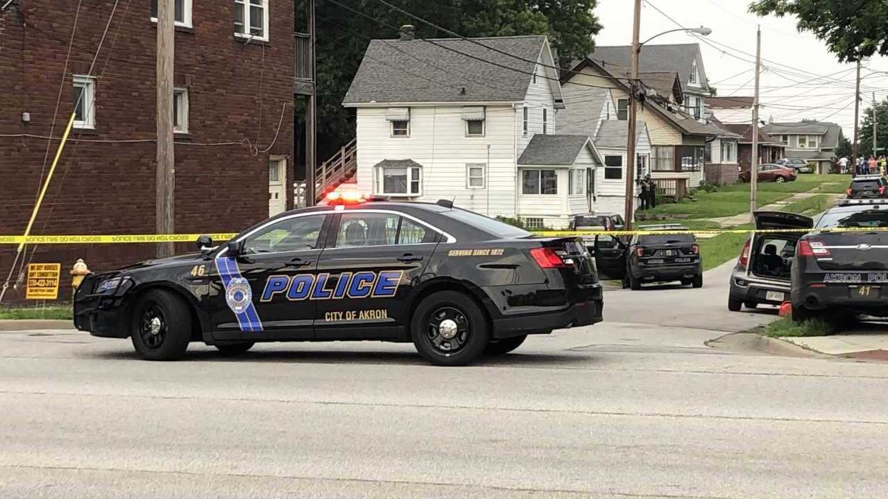 SWAT standoff leaves Akron police empty handed, suspect still on the run