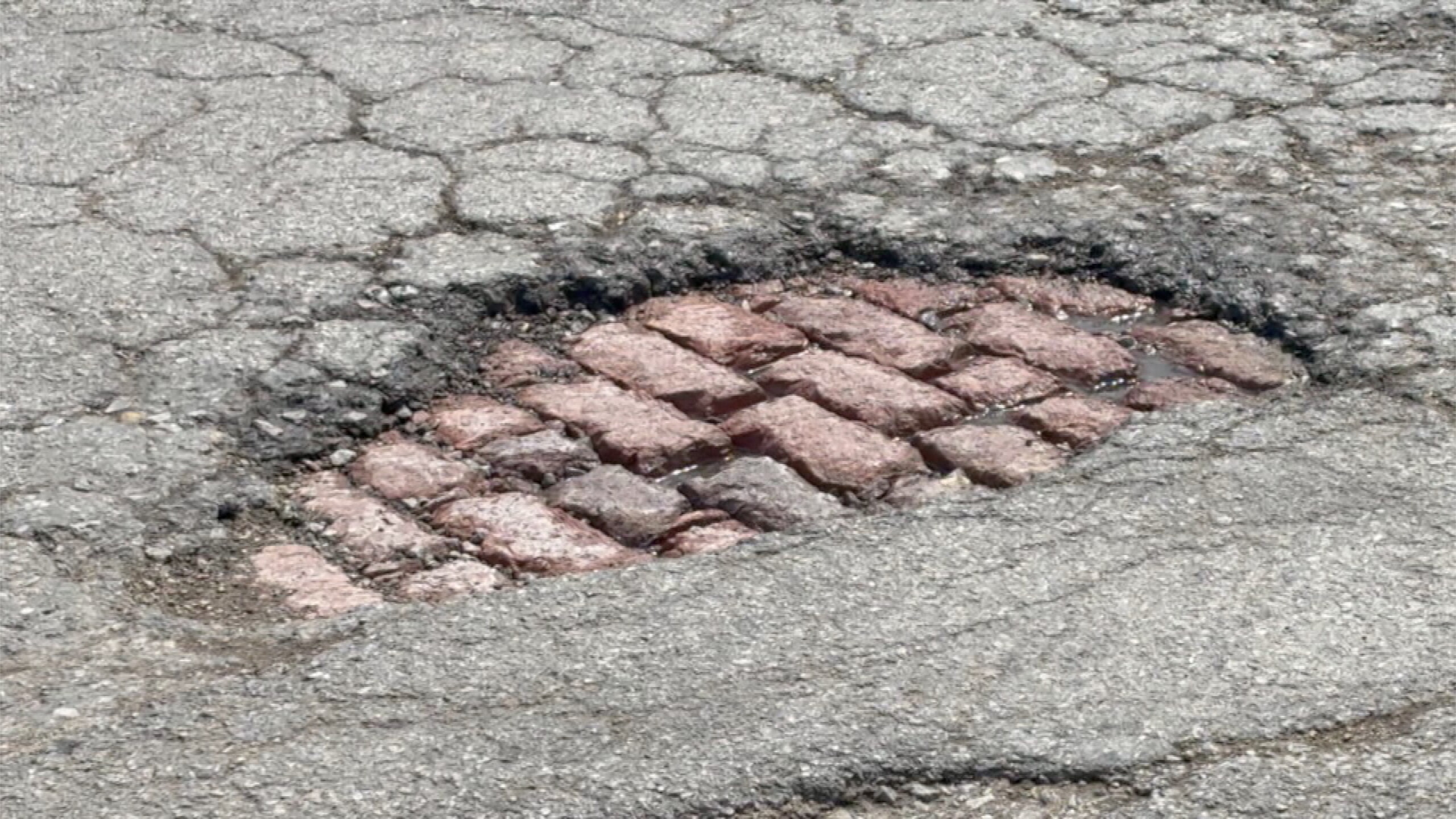 'It's a dangerous situation': Arcade leaders urge DOT to fix state roads
