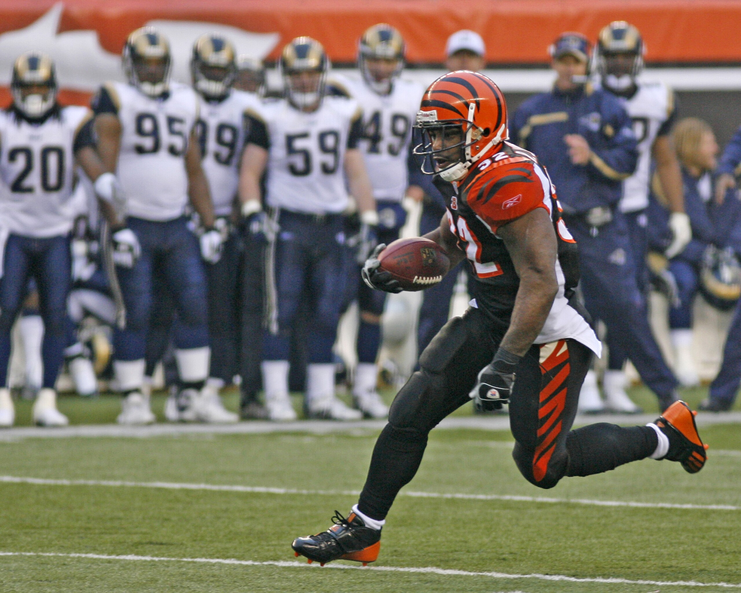 Rudi Johnson, Thomas Dale star who went on to play for Bengals, dies at 45