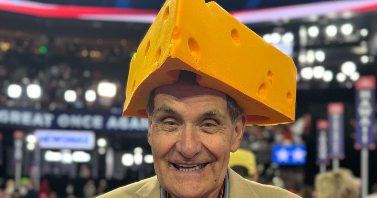 Keepin' it cheesy: Wis. delegation to wear cheeseheads on final night ...