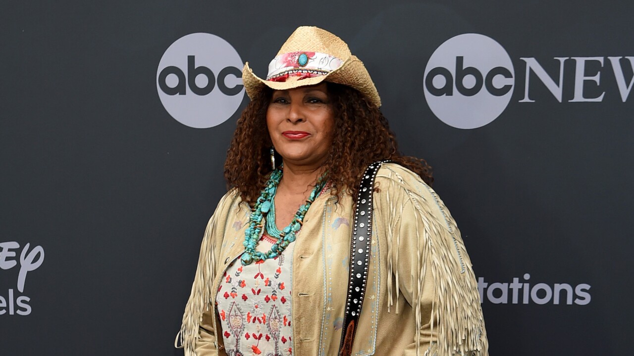 As Pam Grier Celebrates 70 She Finds Peace Off The Grid