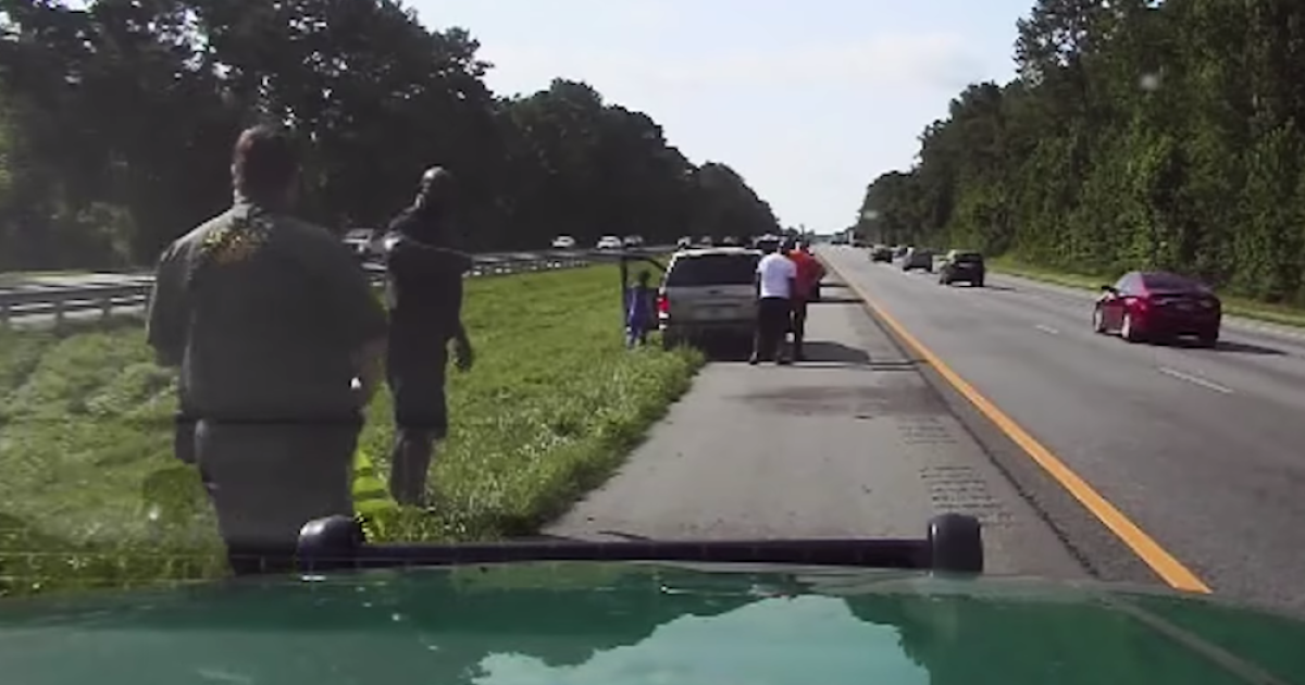 Shaq helps out Florida driver stranded by a blown tire