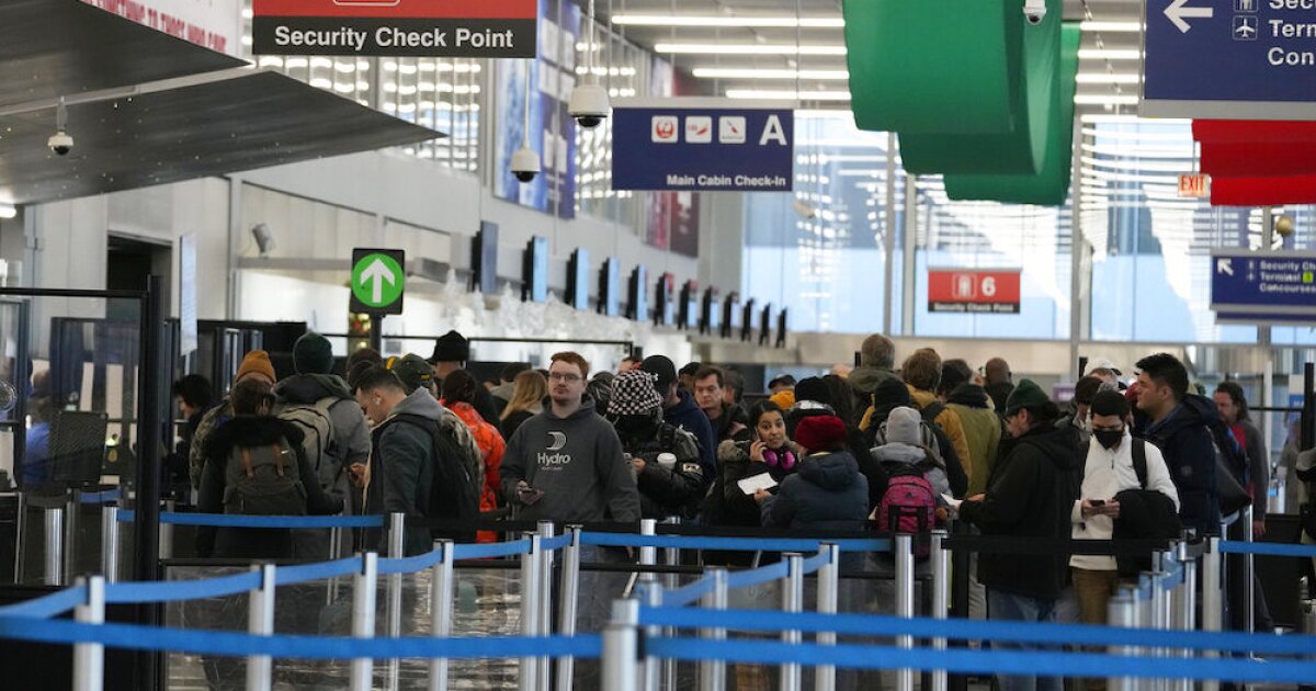 Holiday travel could be affected by winter storm bringing snow, frigid ...