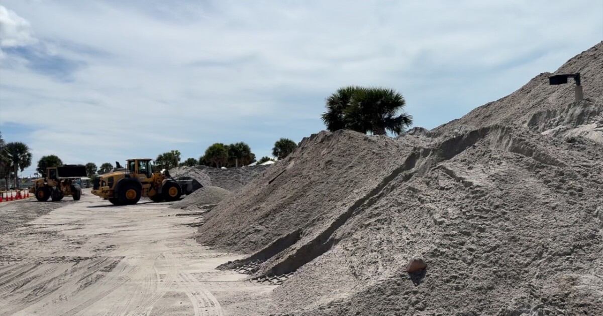 Manasota Key digs out from piles of sand left by Helene's storm surge