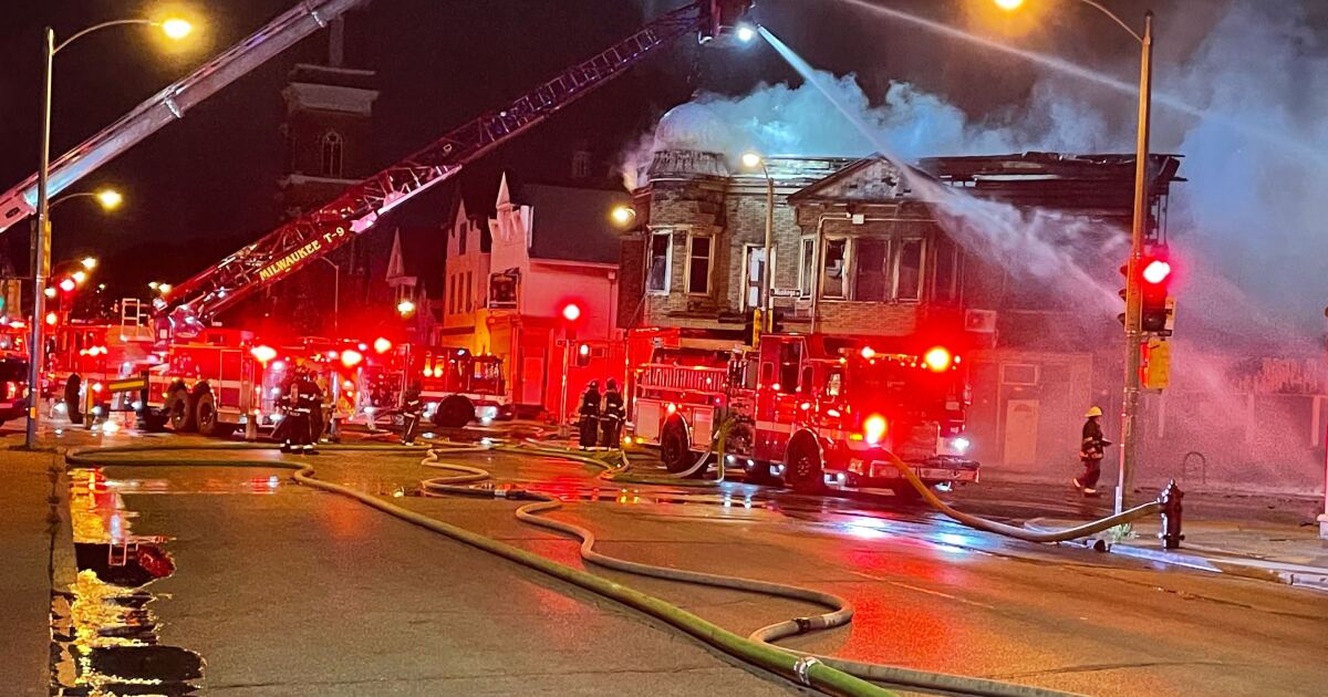 Smoke fills neighborhood as MFD handles vacant building fire