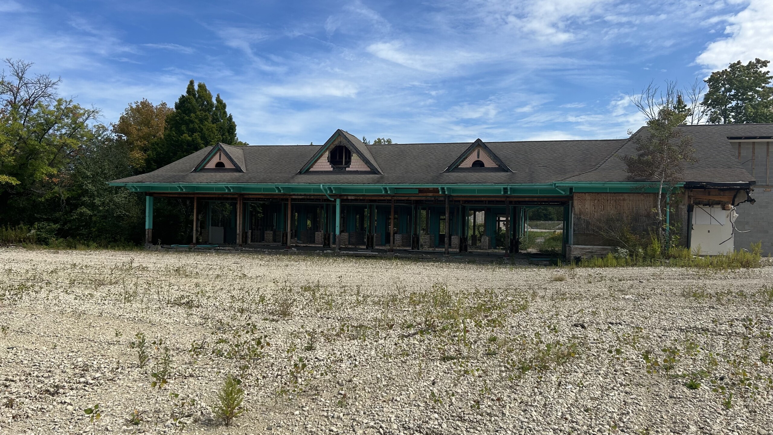 Aurora finalizes deal for Geauga Lake and SeaWorld property