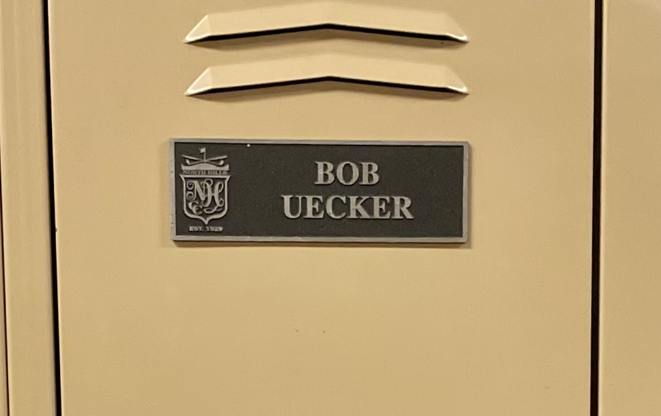 How a Country Club in Menomonee Falls is remembering Bob Uecker