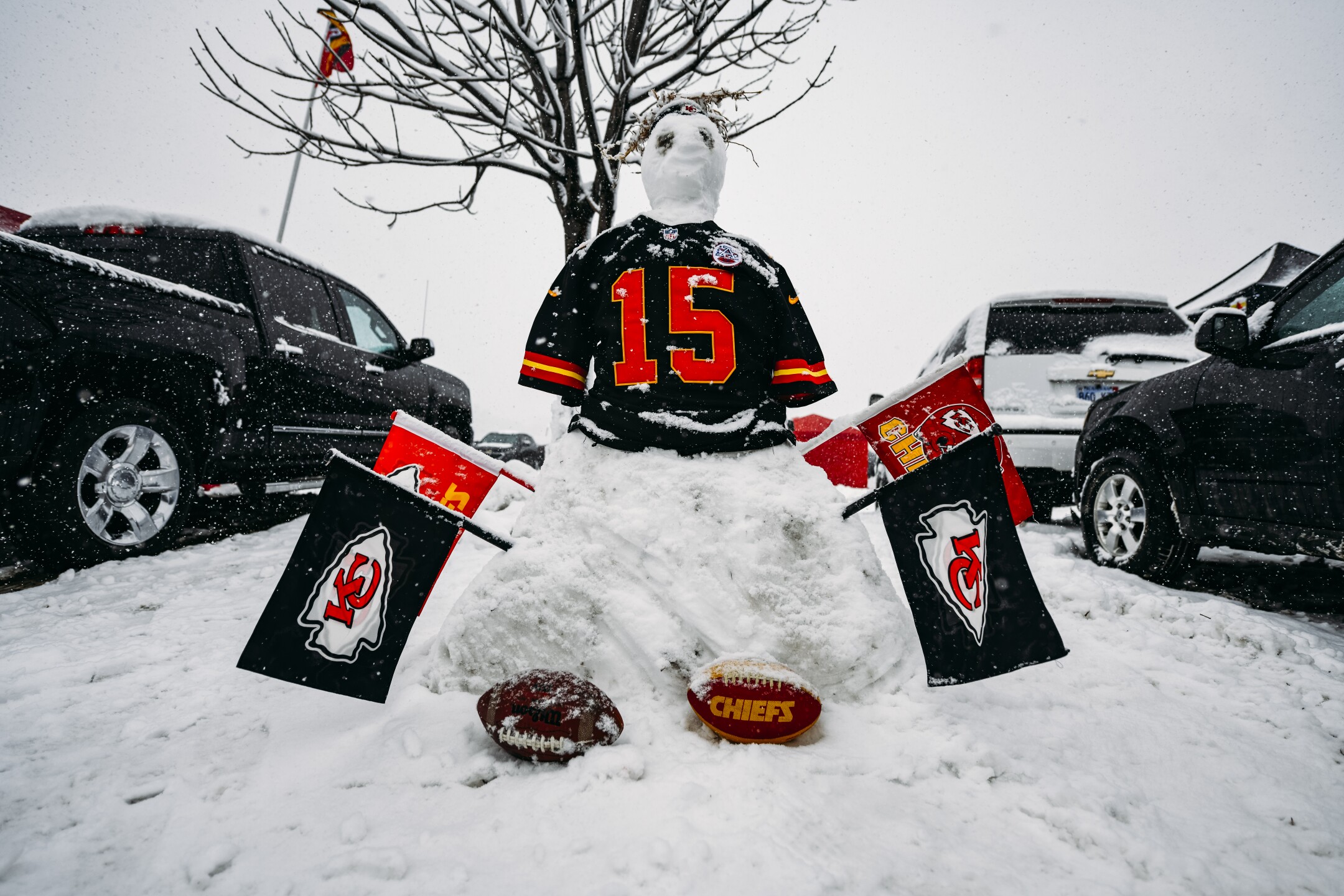 Photos: What snow? Chiefs fans out in full force for playoff game