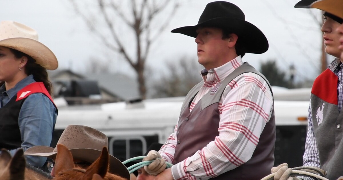 Montana team roper Logan Shaw following in dad's rodeo footsteps