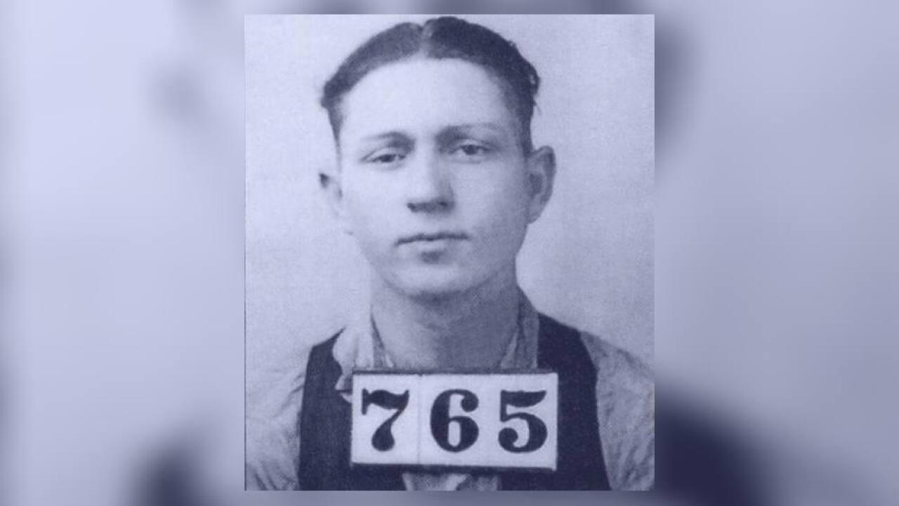 Clyde Barrow, of Bonnie and Clyde fame, was arrested in Middletown 89 ...